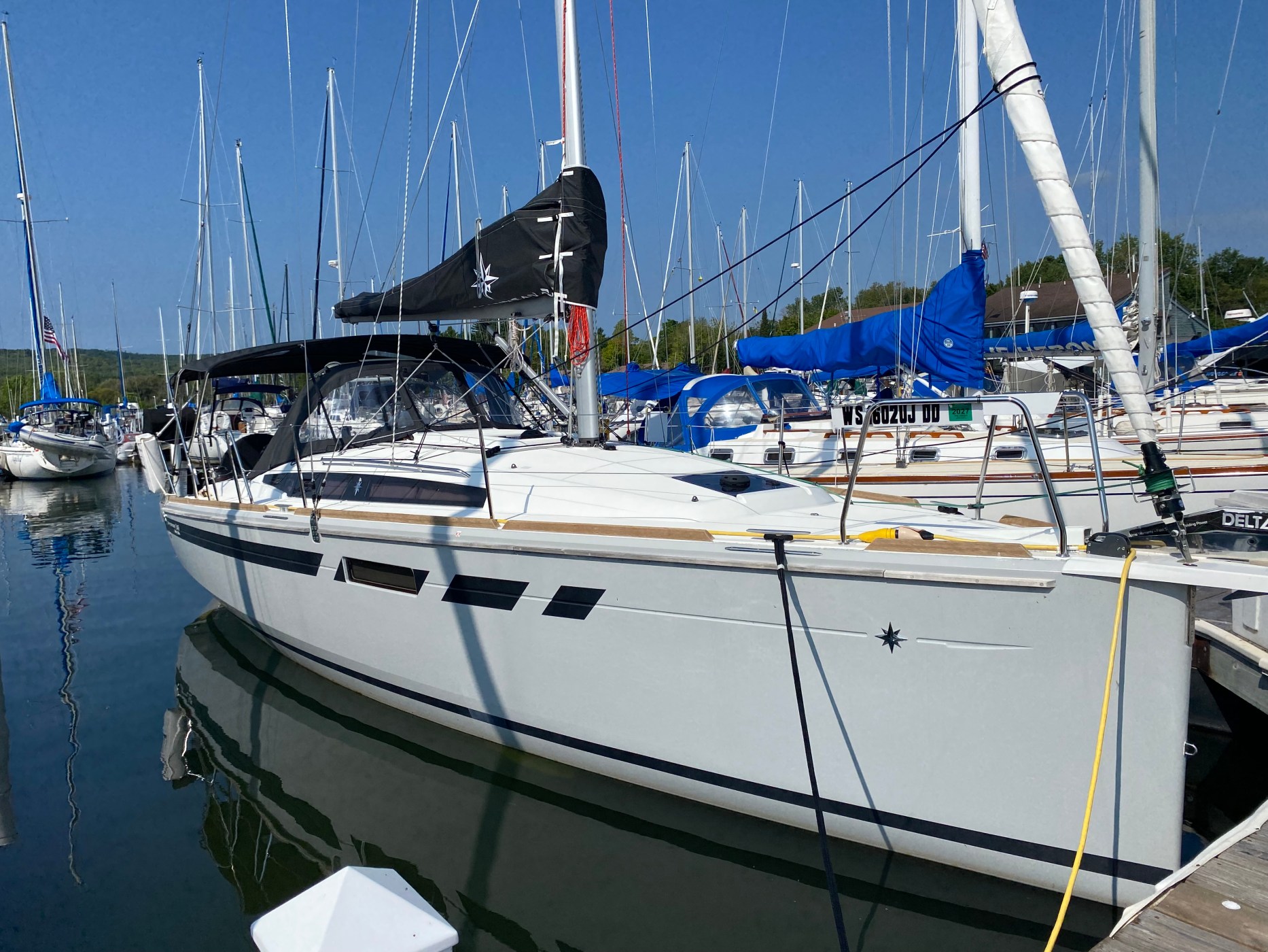 Sterling - 34' Jeanneau Sailboat | Superior Charters & Yacht Sales